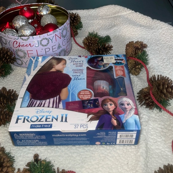 Disney | Other | Nibdisney Frozen 2 Queen Idunas Knitted Scarf Kit ...